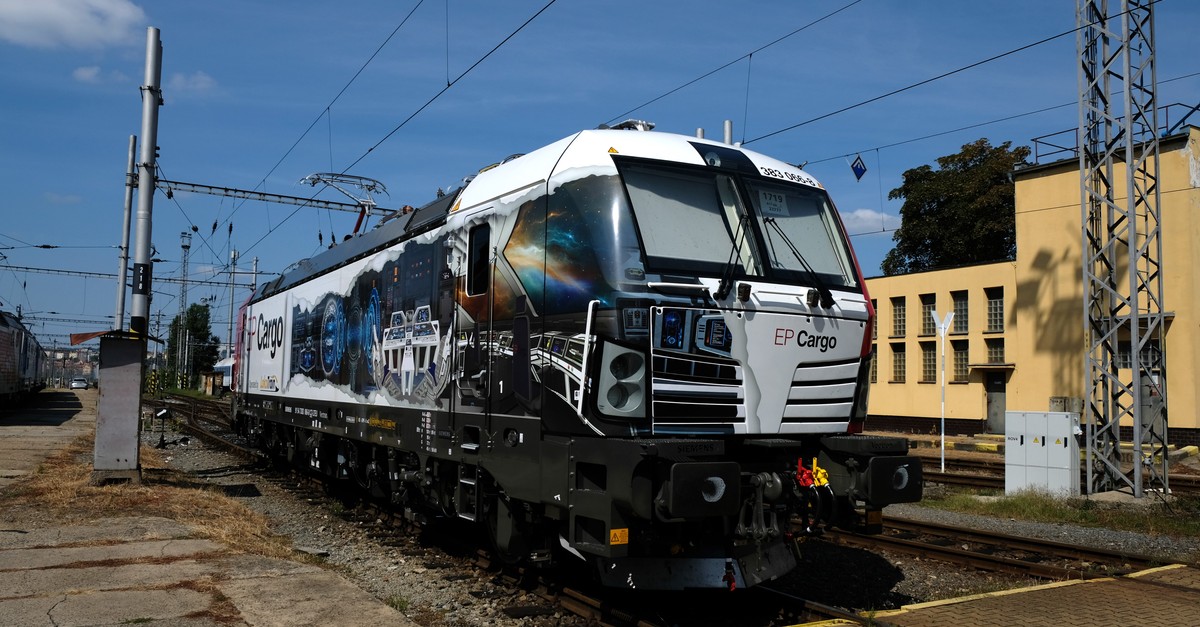 Desátá lokomotiva Siemens Vectron ve flotile EP Cargo Invest - Tiskové ...